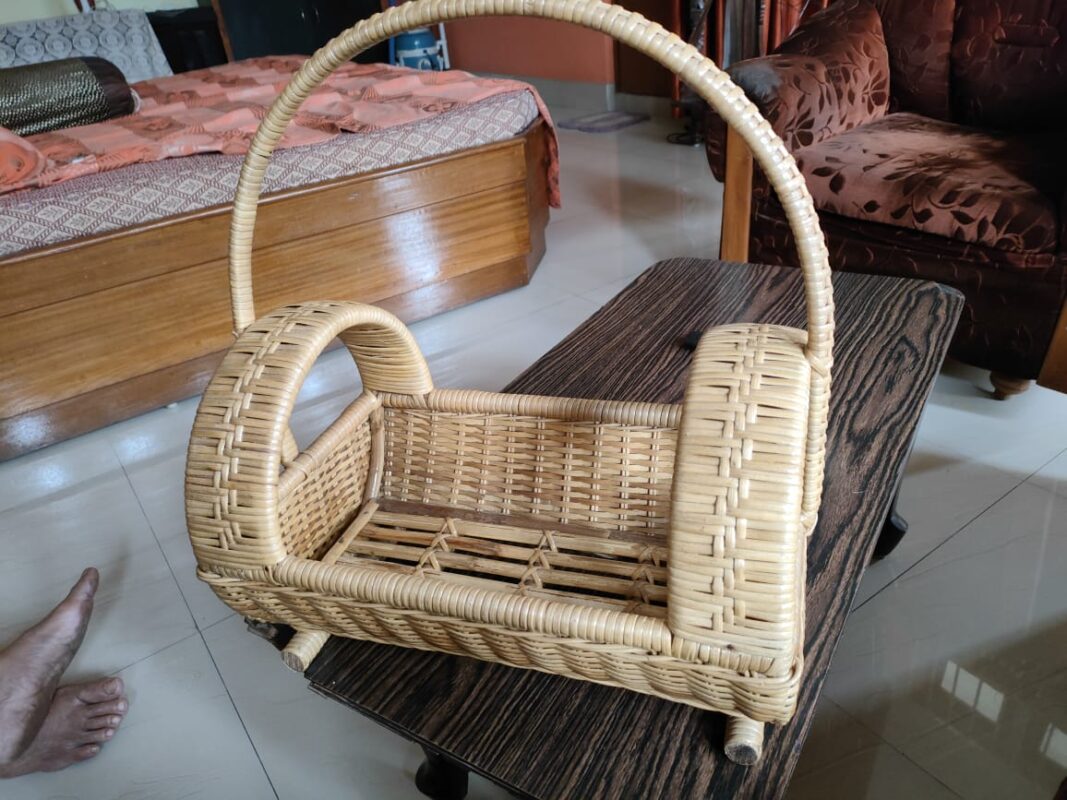 Cane Basket with handle, EC 153 - ETHICA ONLINE
